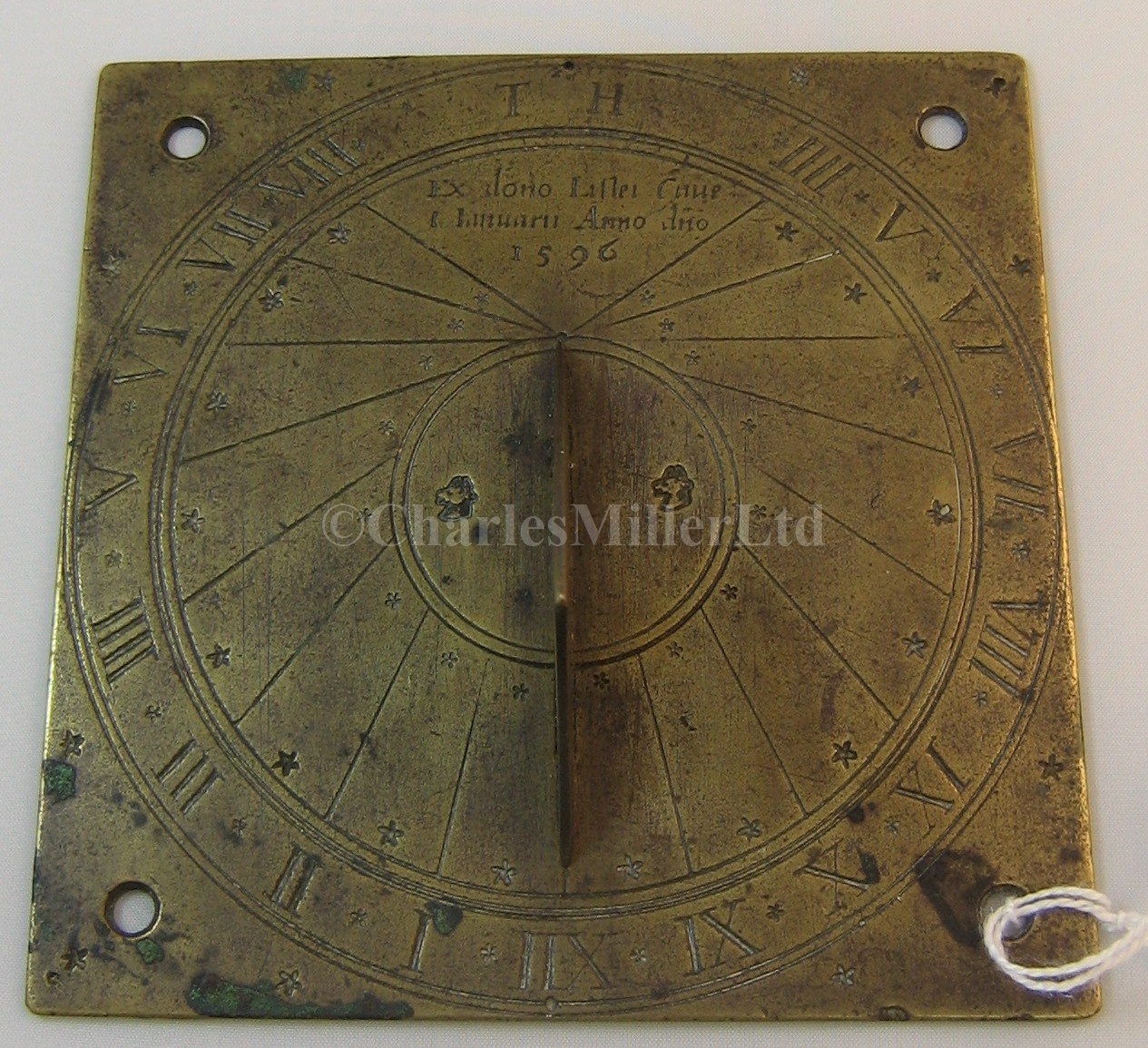 Lot 195 - A SMALL SUNDIAL, ENGLISH, CIRCA