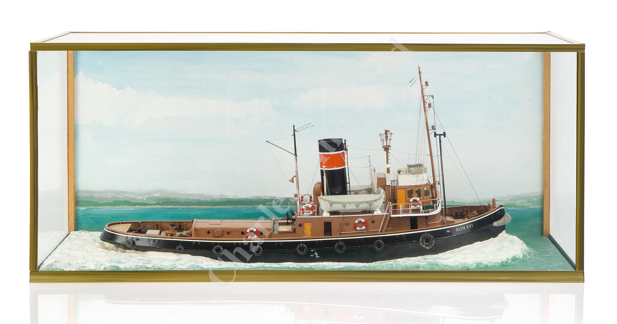 Lot 333 - A SCALE WATERLINE MODEL OF THE THAMES TUG