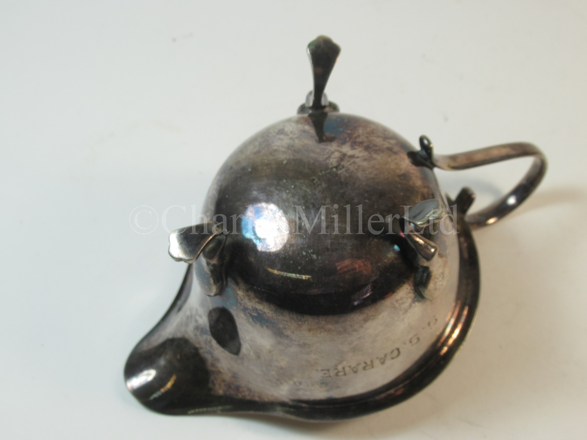 Lot 53 - An Elders & Fyffes Line souvenir plated sauce