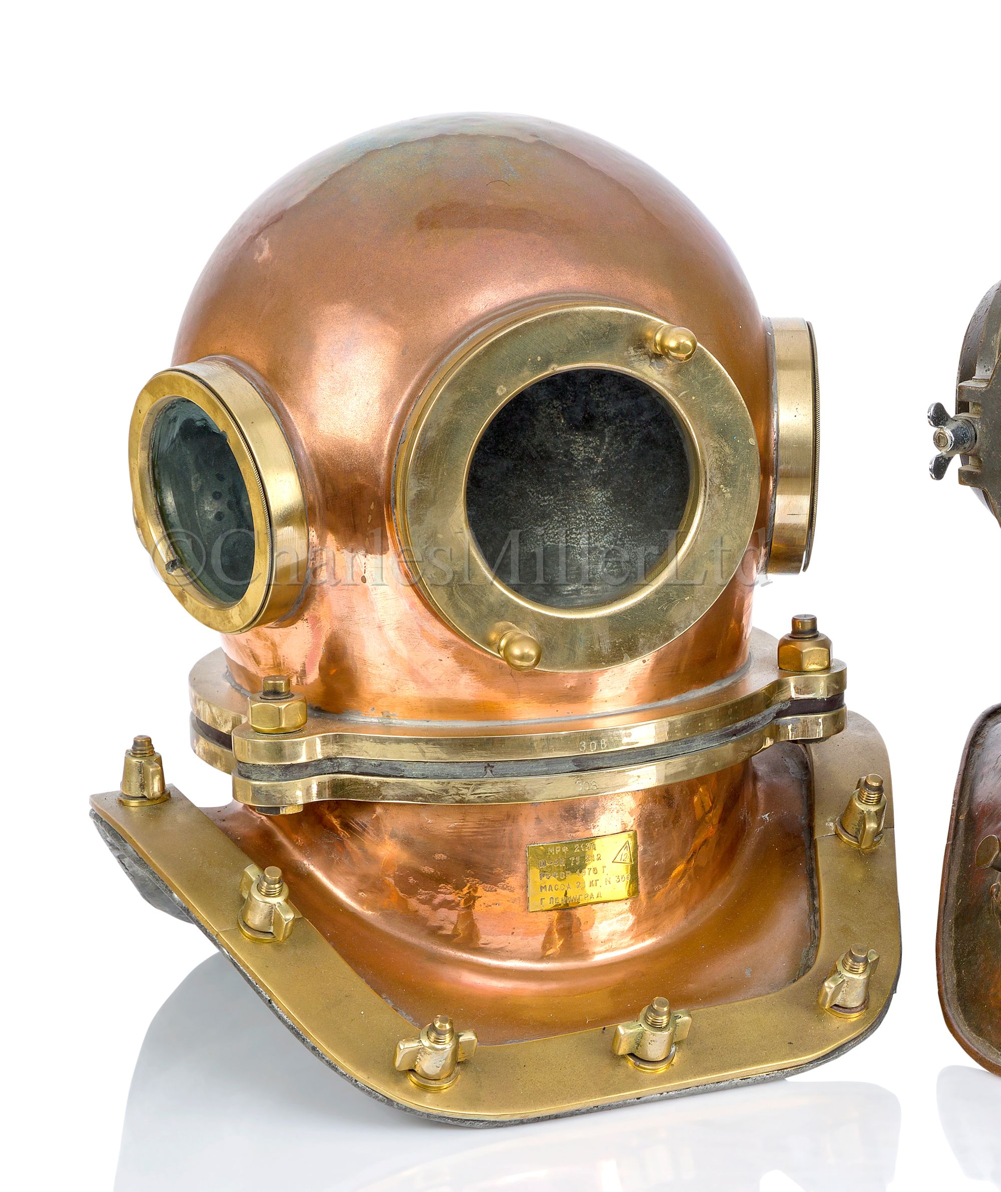 Lot 67 - A 12-BOLT COPPER AND BRASS RUSSIAN DIVING
