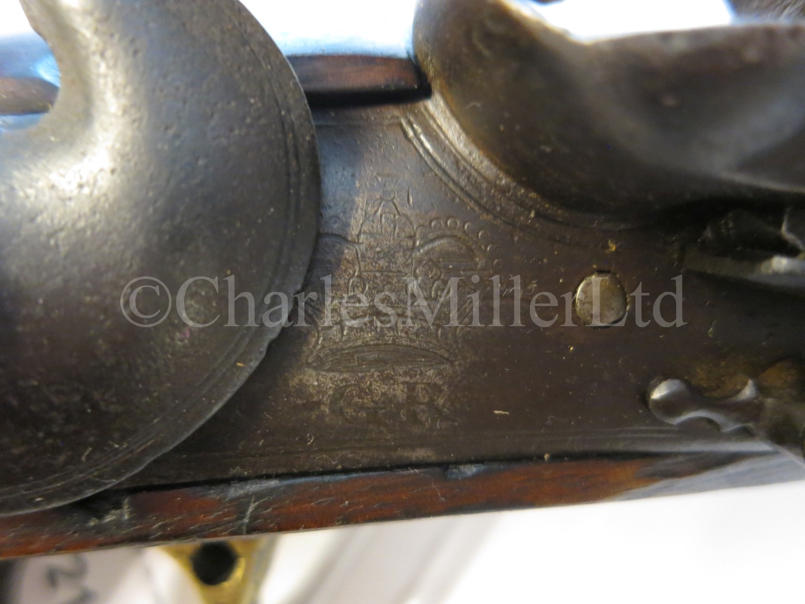 Lot 212 - A SEA SERVICE FLINTLOCK MUSKET FOR THE ROYAL