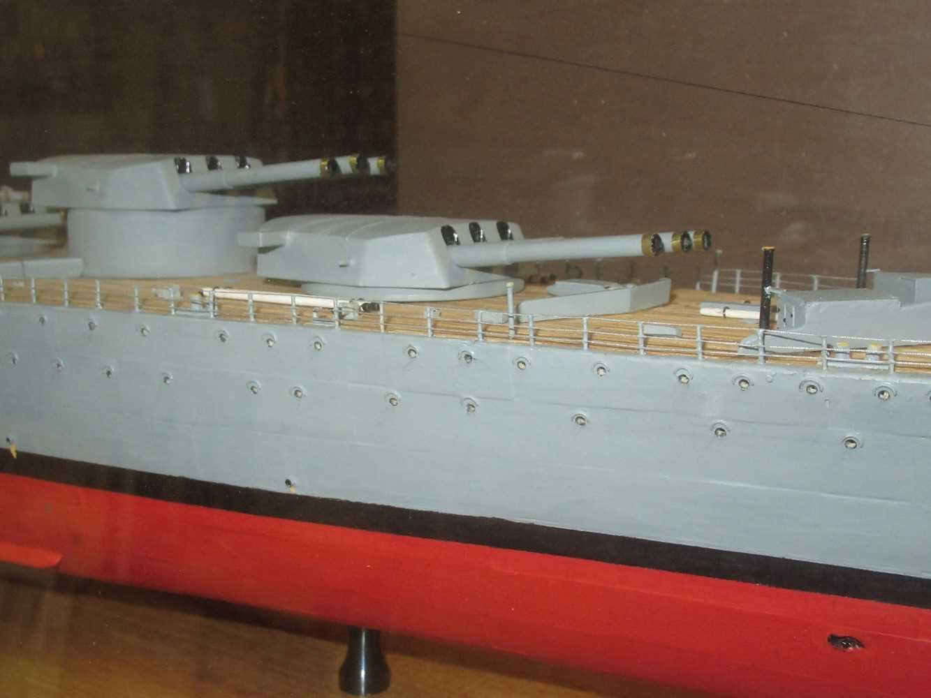 Lot 287 - A 1:96 SCALE BUILT MODEL OF H.M.S. RODNEY,
