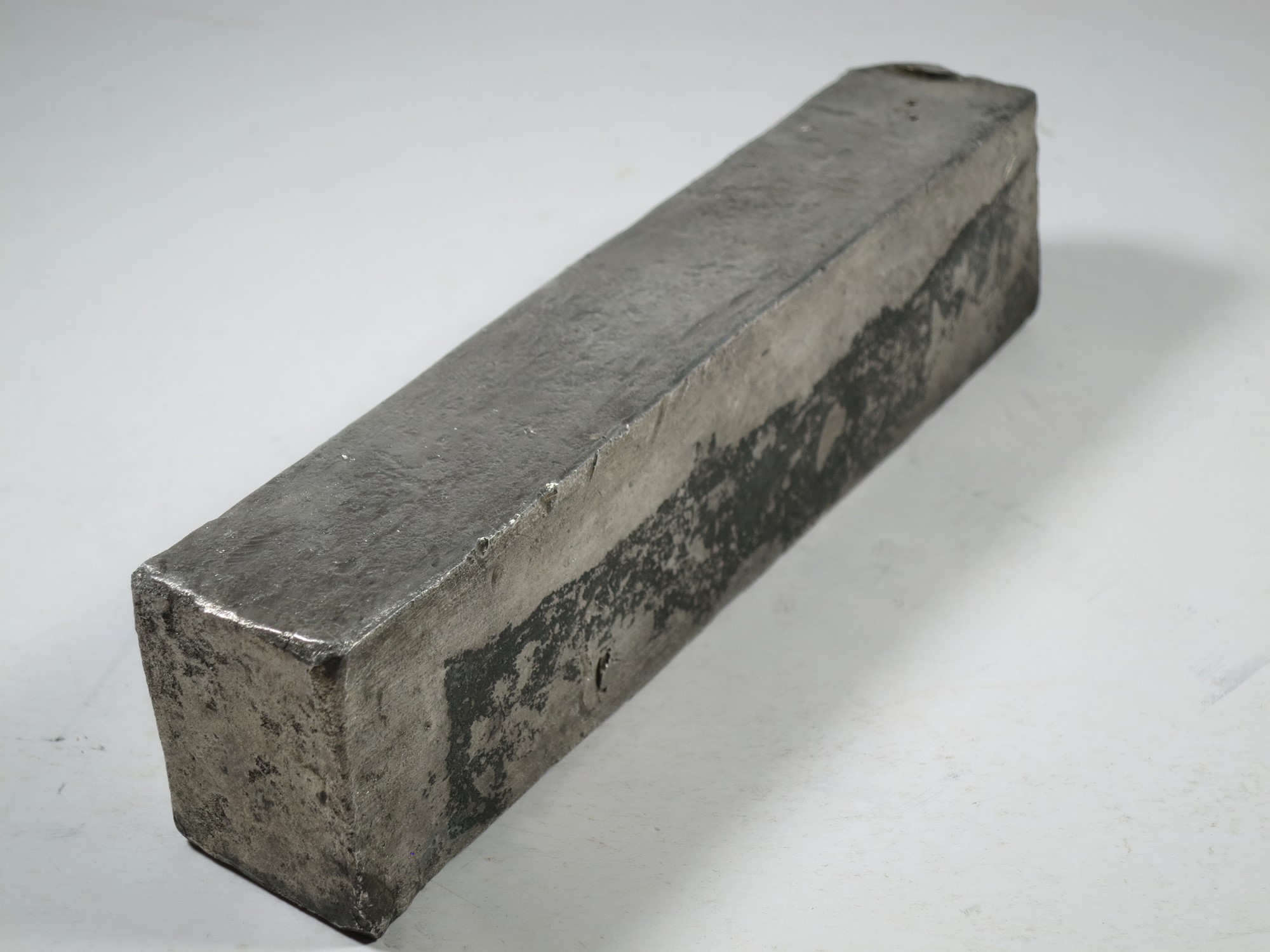 Lot 29 - A DUTCH EAST INDIA COMPANY (V.O.C.) SILVER