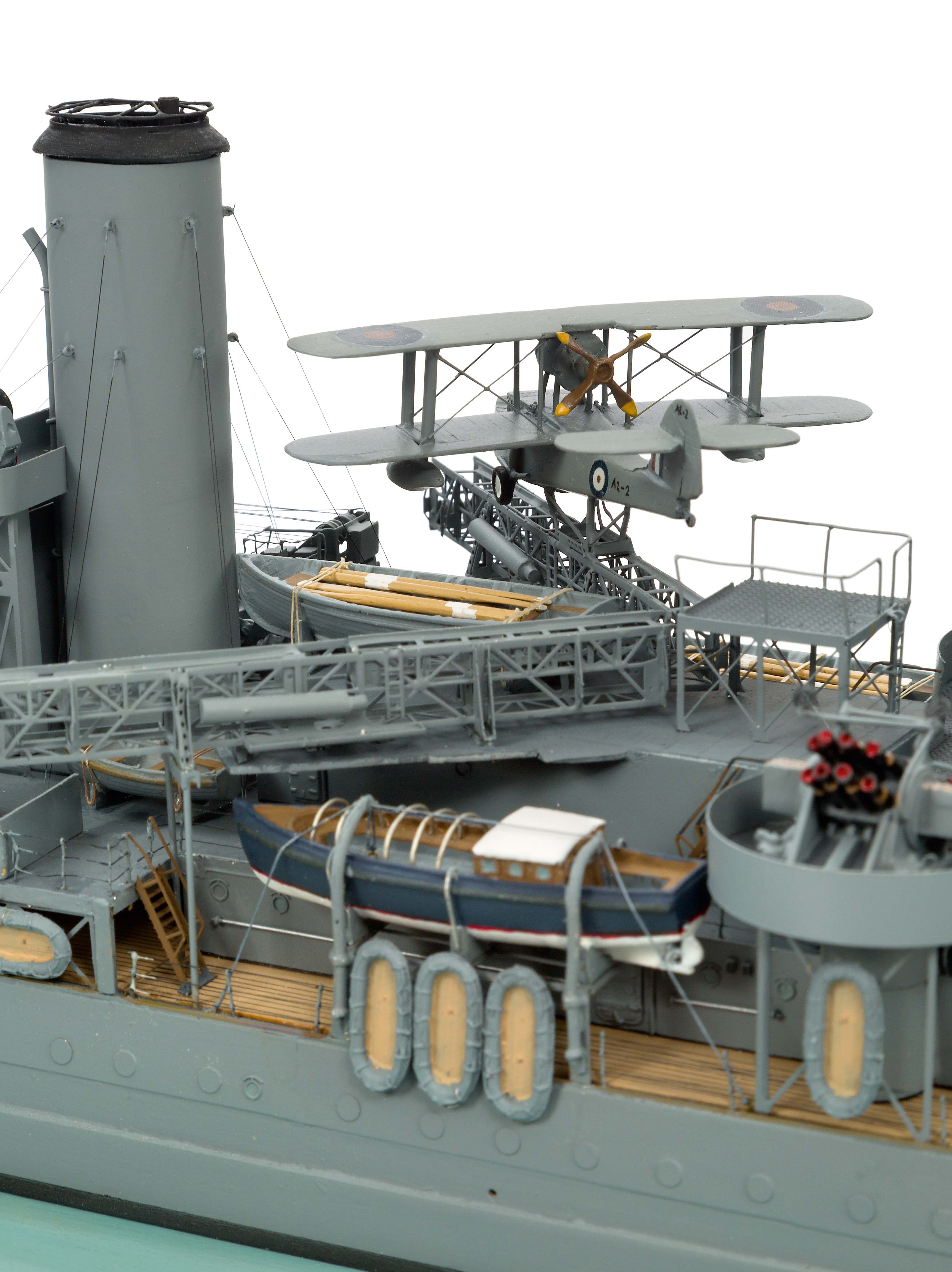 Lot 338 - A FINELY DETAILED 1:200 SCALE WATERLINE