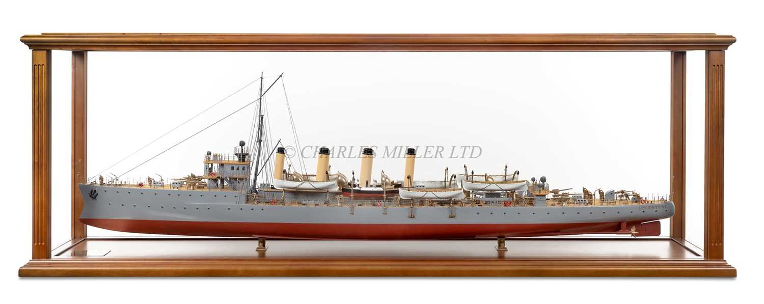 Lot 143 - A FINE AND DETAILED 1:67 SCALE BUILDER'S
