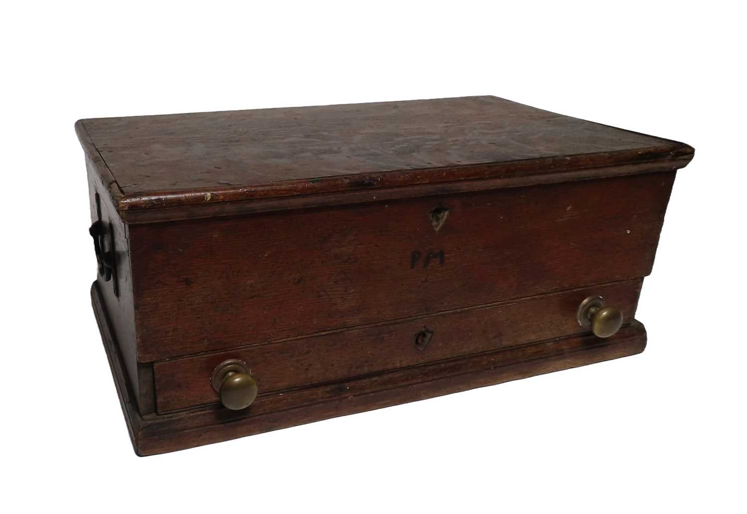Lot 59 - AN EARLY 19TH CENTURY NAVAL WOODEN DITTY BOX