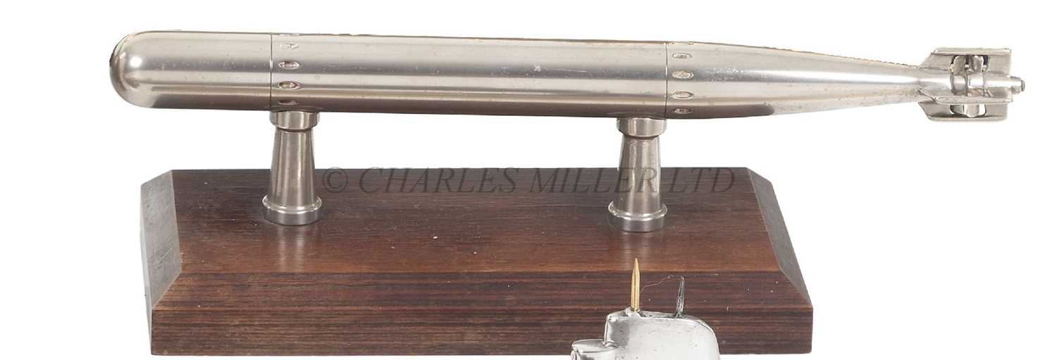 Lot 252 - A WHITEHEAD TORPEDO PRESENTATION MODEL,