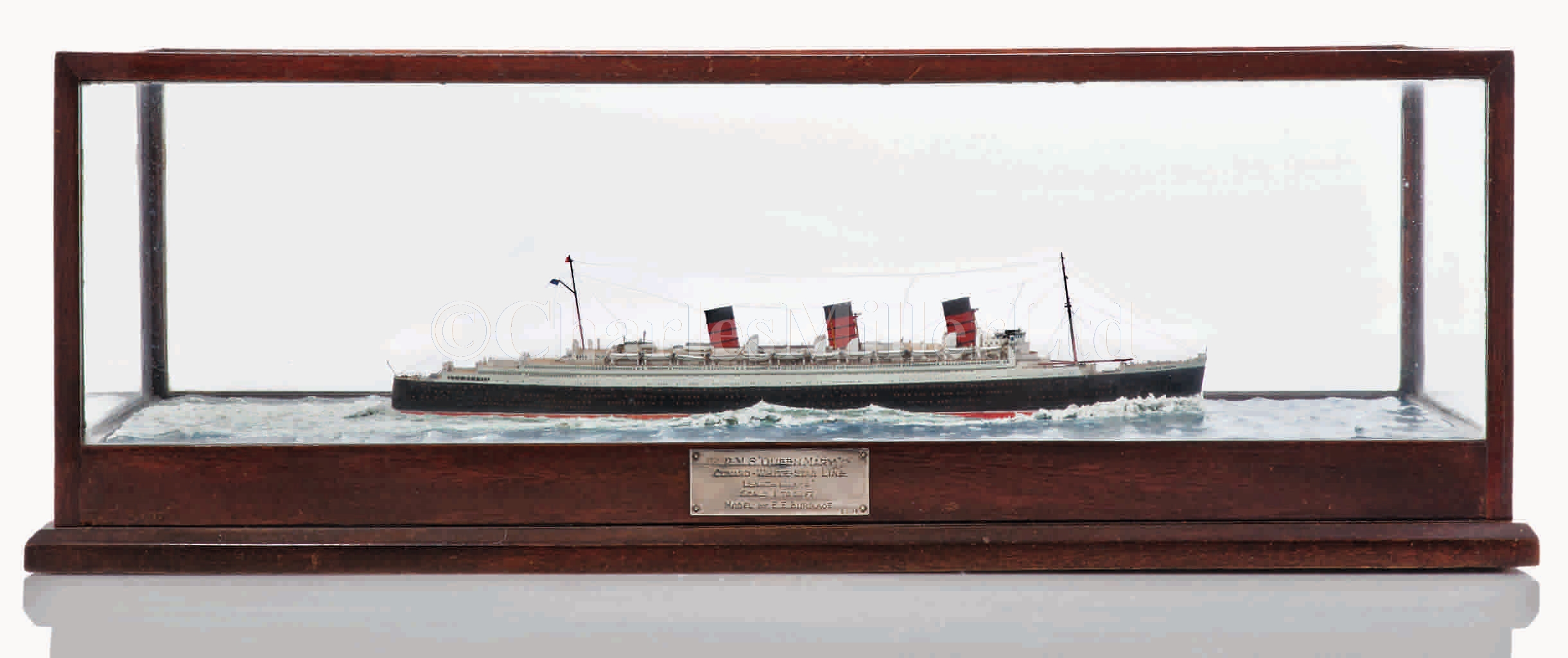 Lot 287 - A SCALE WATERLINE MODEL OF THE R.M.S. QUEEN..