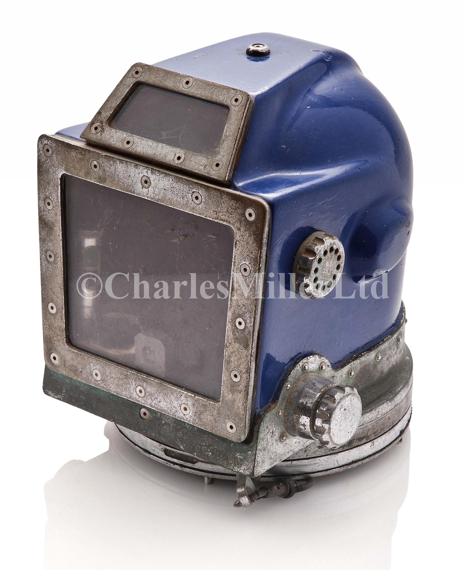 Lot 154 - A FREE FLOW DIVING HELMET BY SWINDELL, CIRCA.