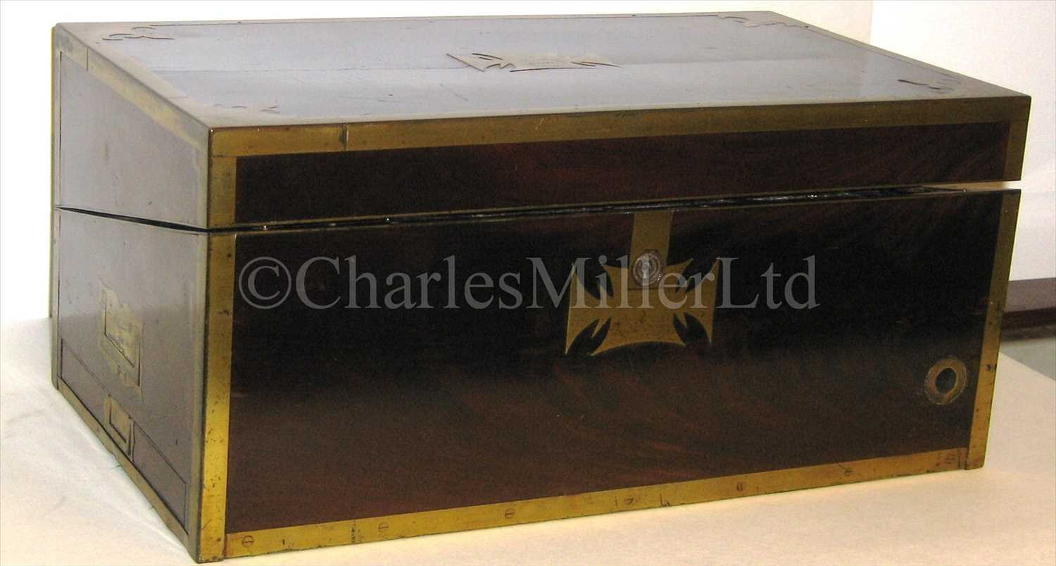Lot 233 - A FINE PORTABLE WRITING SLOPE WITH