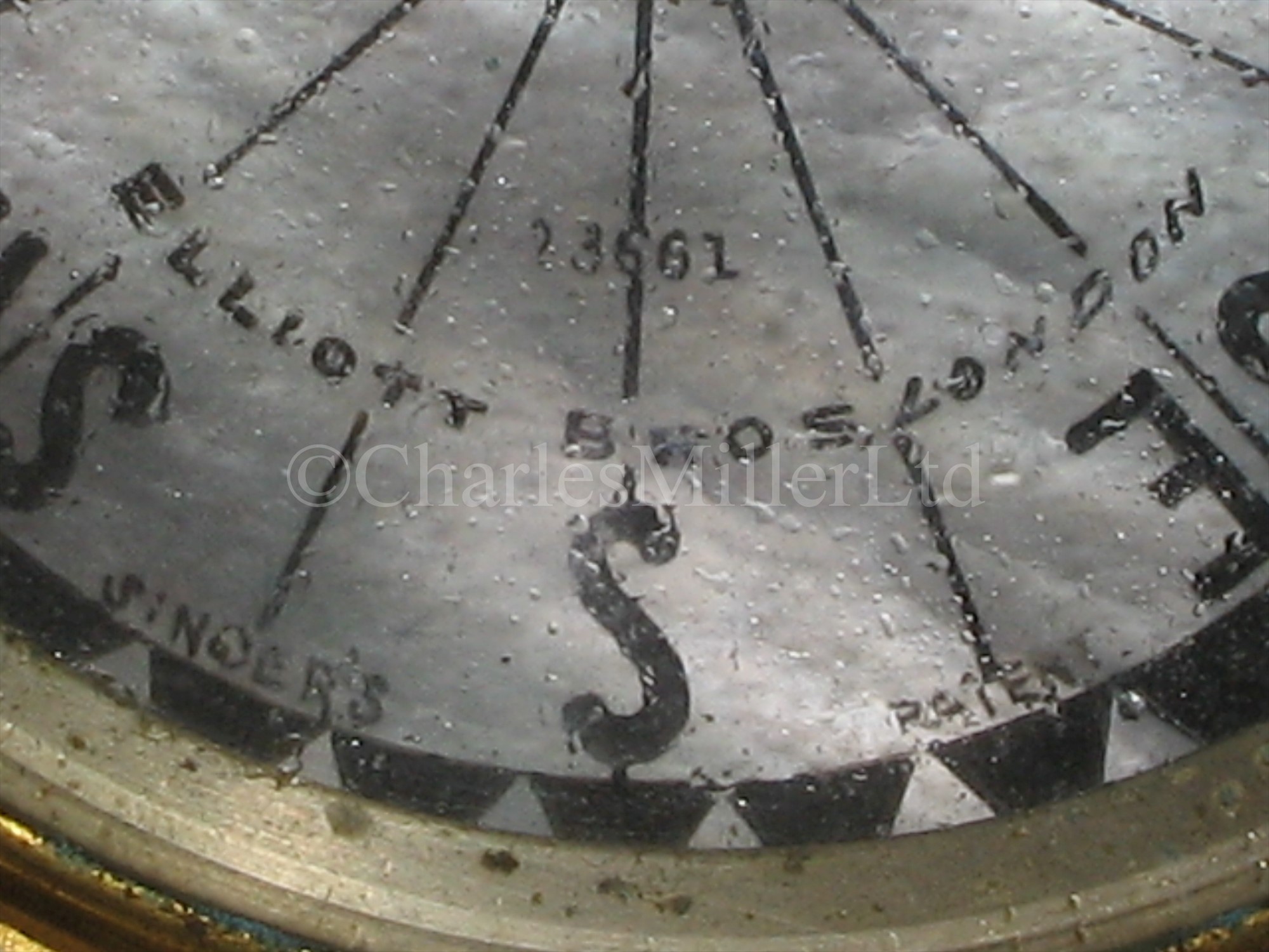 Lot 210 - A RARE SINGER'S PATENT MARINE NIGHT COMPASS