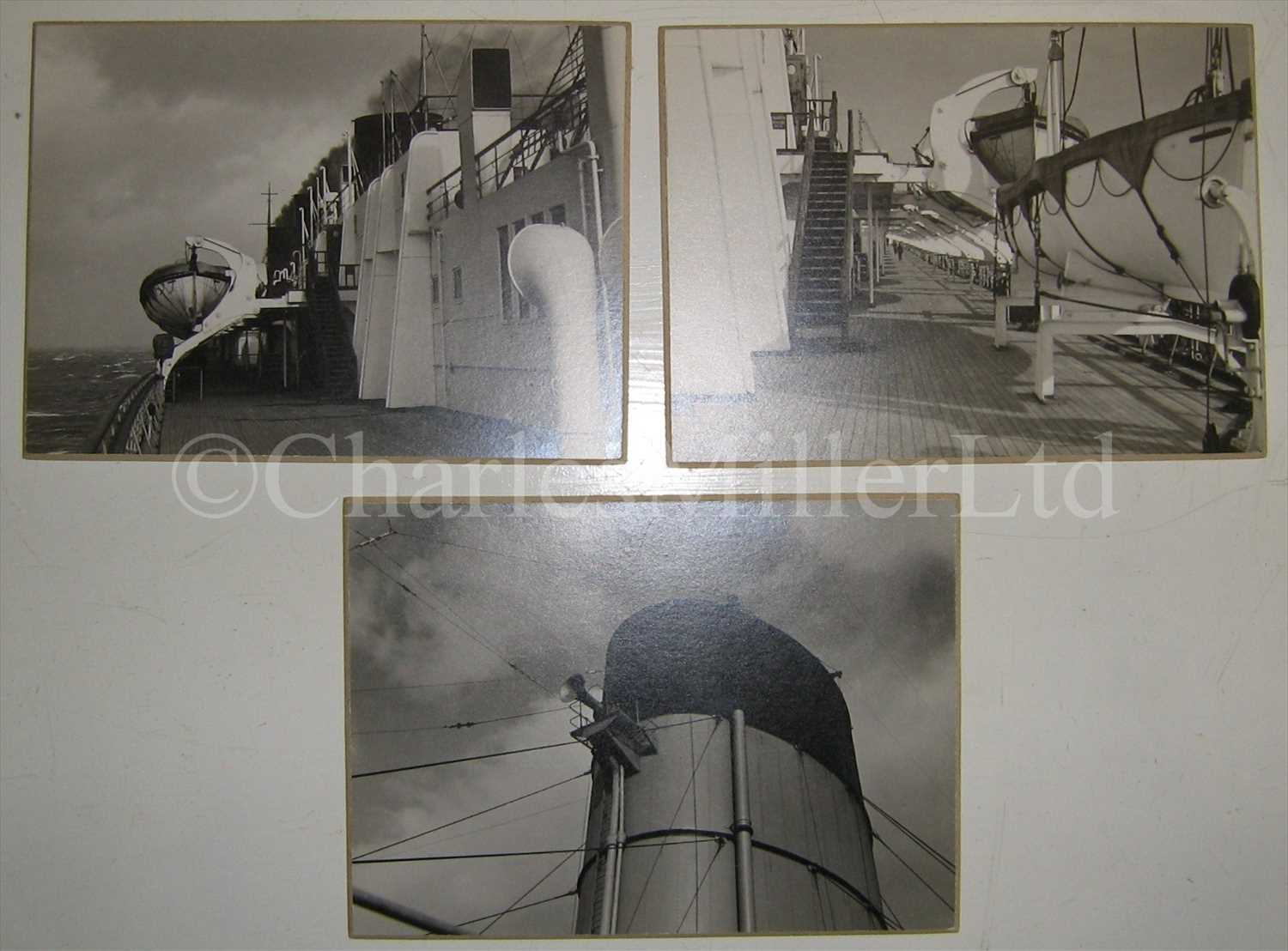 Lot 158 - A CUNARD HOUSE FLAG stitched on both